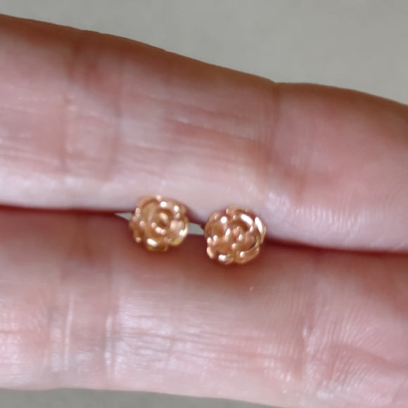 Black Hills Gold | Jewelry | Firm Final Pricegenuine Rose Gold Studs ...